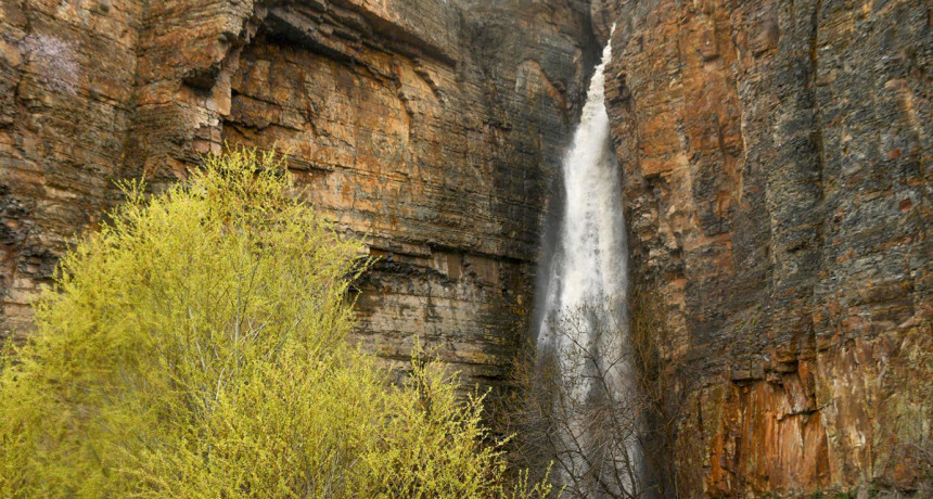 Vahagn and Astghik Waterfalls, Ararat, Armenia